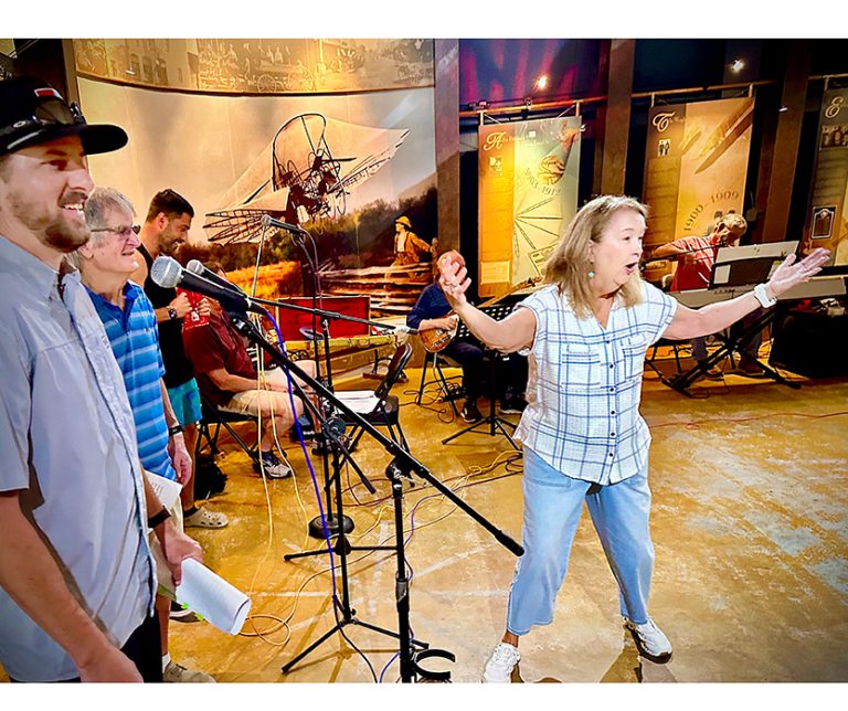 Hee Haw plays to packed house - East Texas Journal